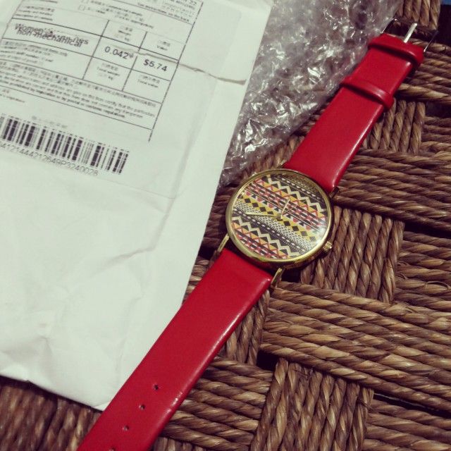 [17% OFF] 2021 Wave Pattern Quartz Watch With Analog Indicate Leather ...