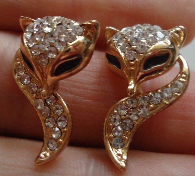 [41% OFF] 2021 Pair Of Diamante Fox Pattern Stud Earrings In AS THE ...