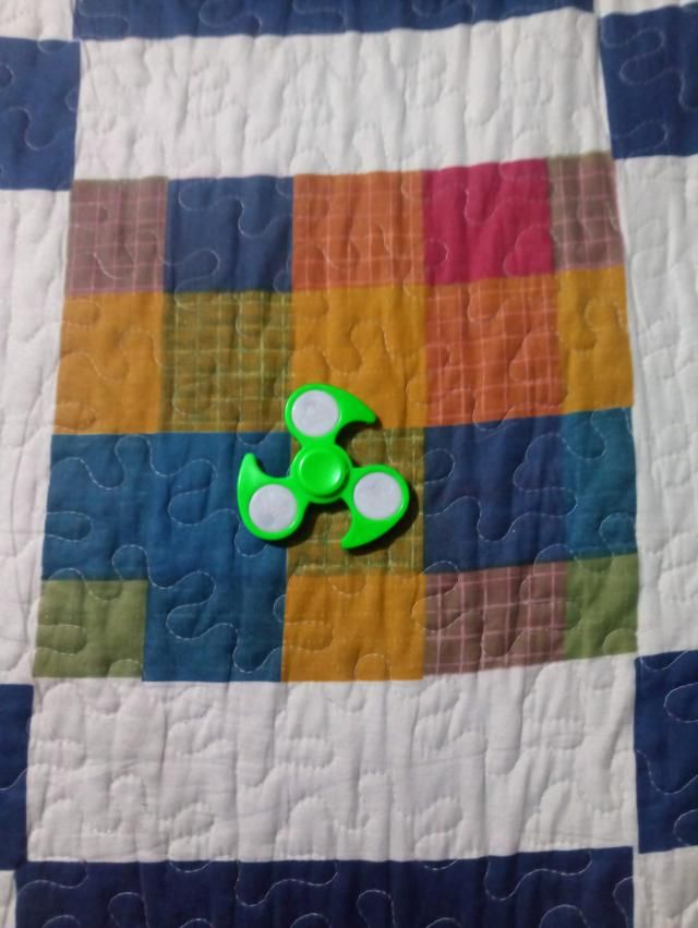 [24% OFF] 2021 Finger Gyro Fidget Spinner With Colorful Flashing LED ...