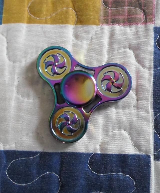 [26% OFF] 2021 Wheel Pattern Triangle Fidget Spinner In Multicolor ...