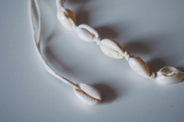 [87% OFF] 2021 Cowrie Shell Rope Beach Choker Necklace In BEIGE | DressLily